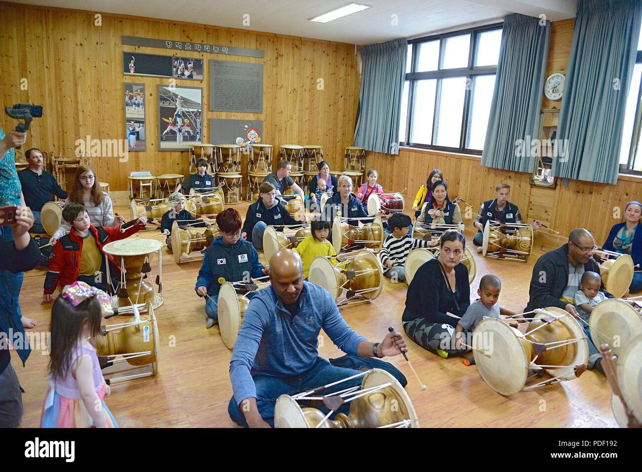 Soldiers and their families from USAG Humphreys learn to play “Samul ...