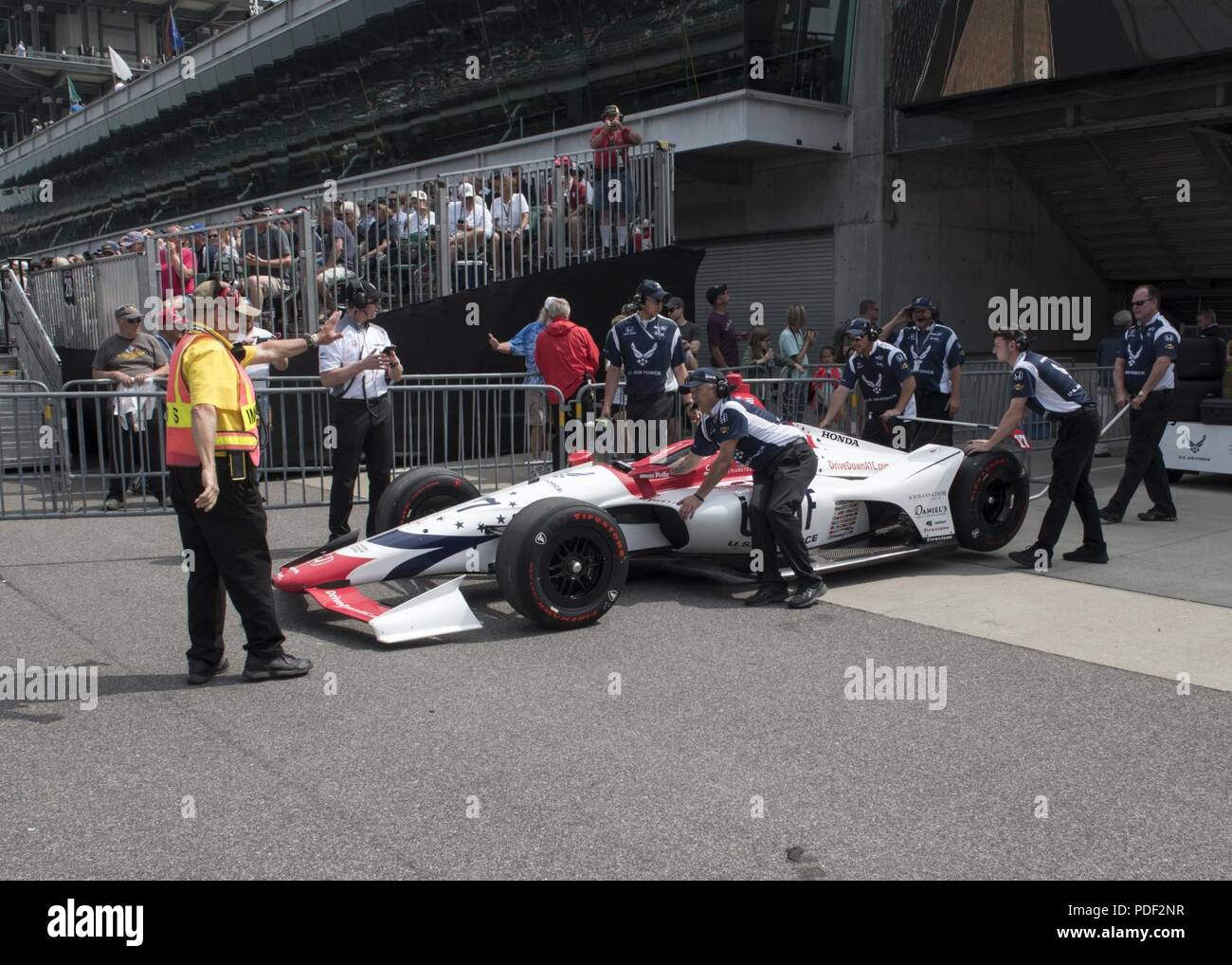 Pit lane entry hi-res stock photography and images - Alamy