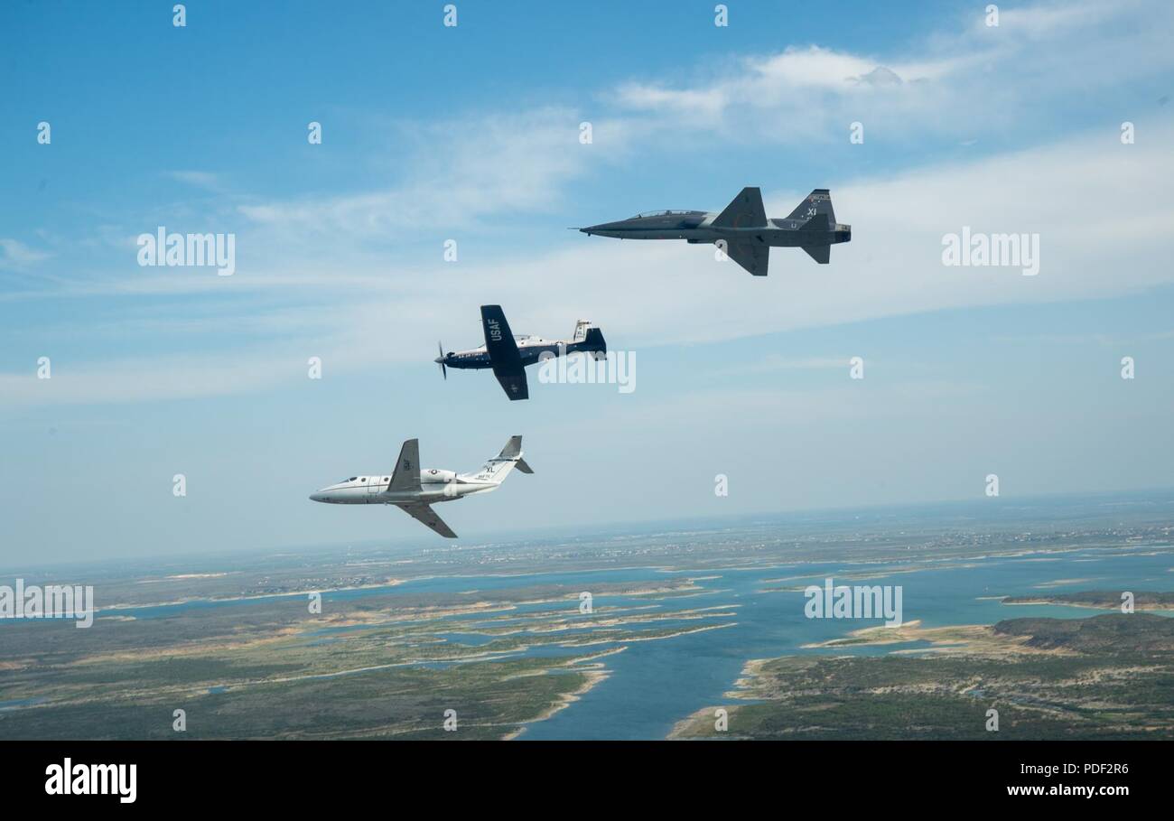 Laughlin afb pilots hi-res stock photography and images - Alamy
