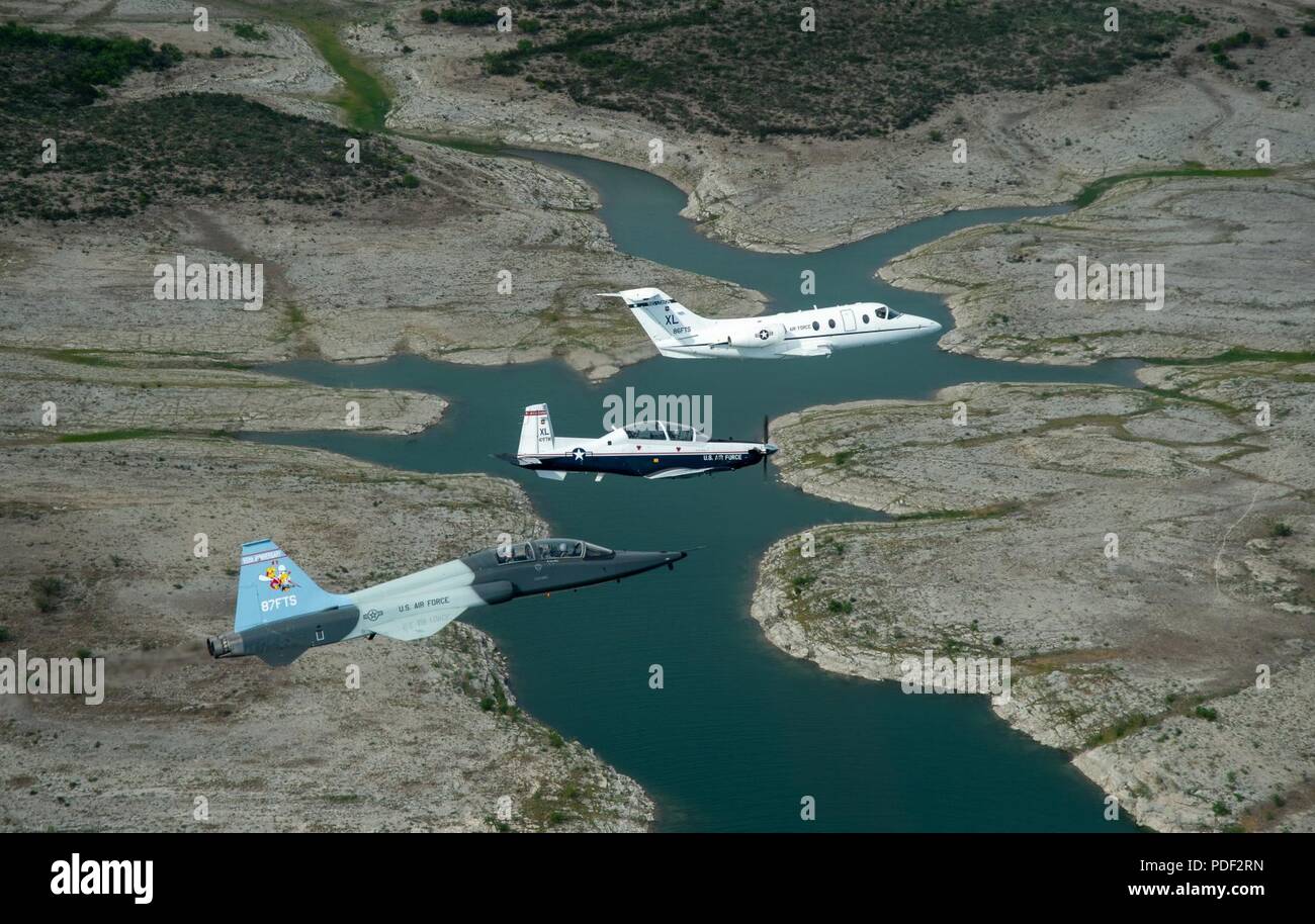 Laughlin afb pilots hi-res stock photography and images - Alamy