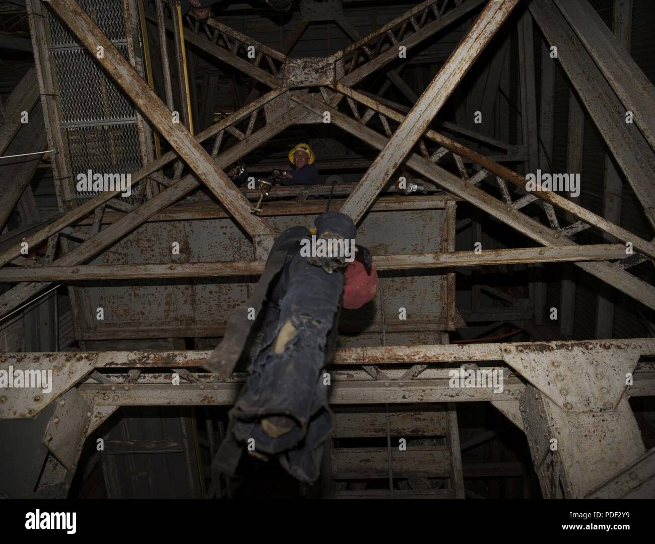 Fall prevention systems hi-res stock photography and images - Alamy