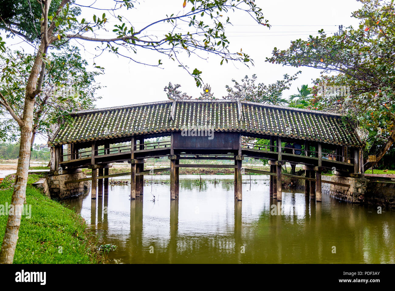 Connect side view hi-res stock photography and images - Alamy