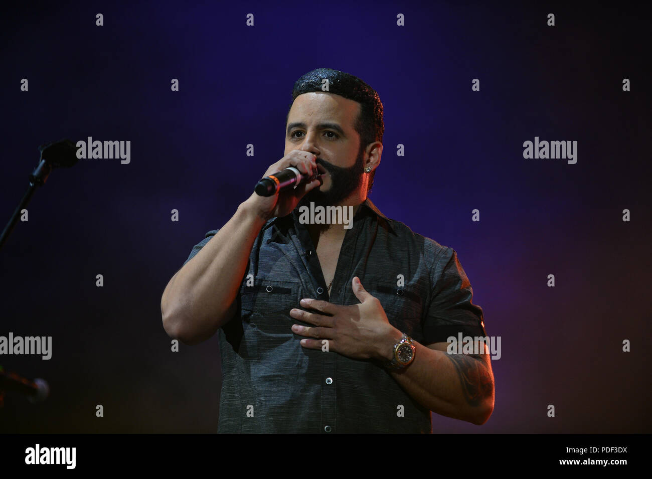 Johnny velasquez hi-res stock photography and images - Alamy