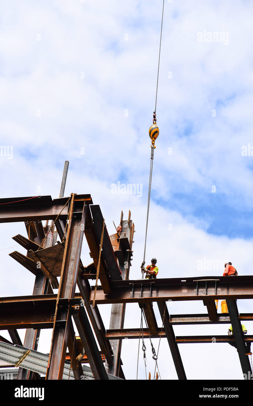Skyscraper construction worker hi-res stock photography and images - Alamy