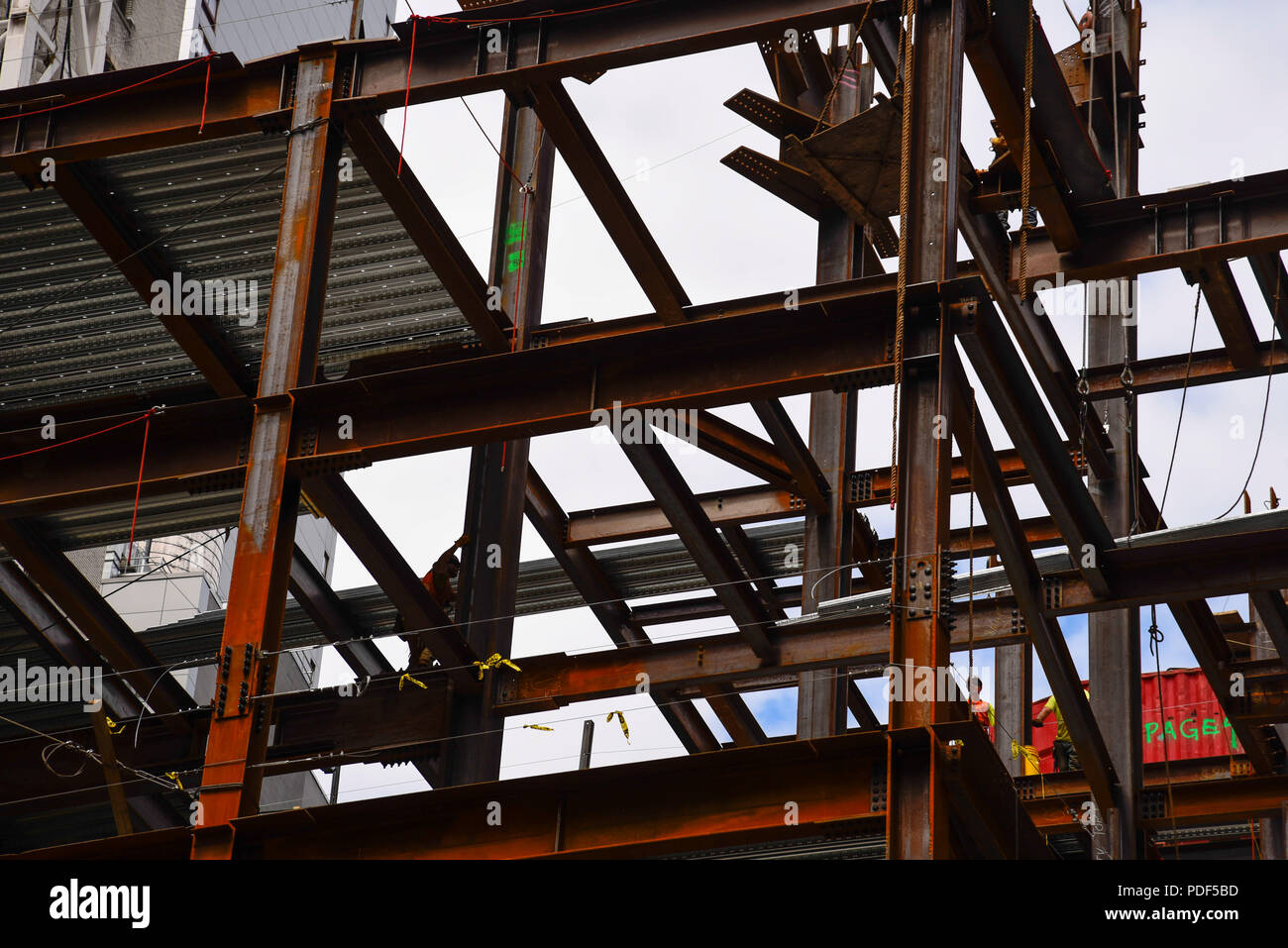 New york skyscraper workers hi-res stock photography and images - Alamy