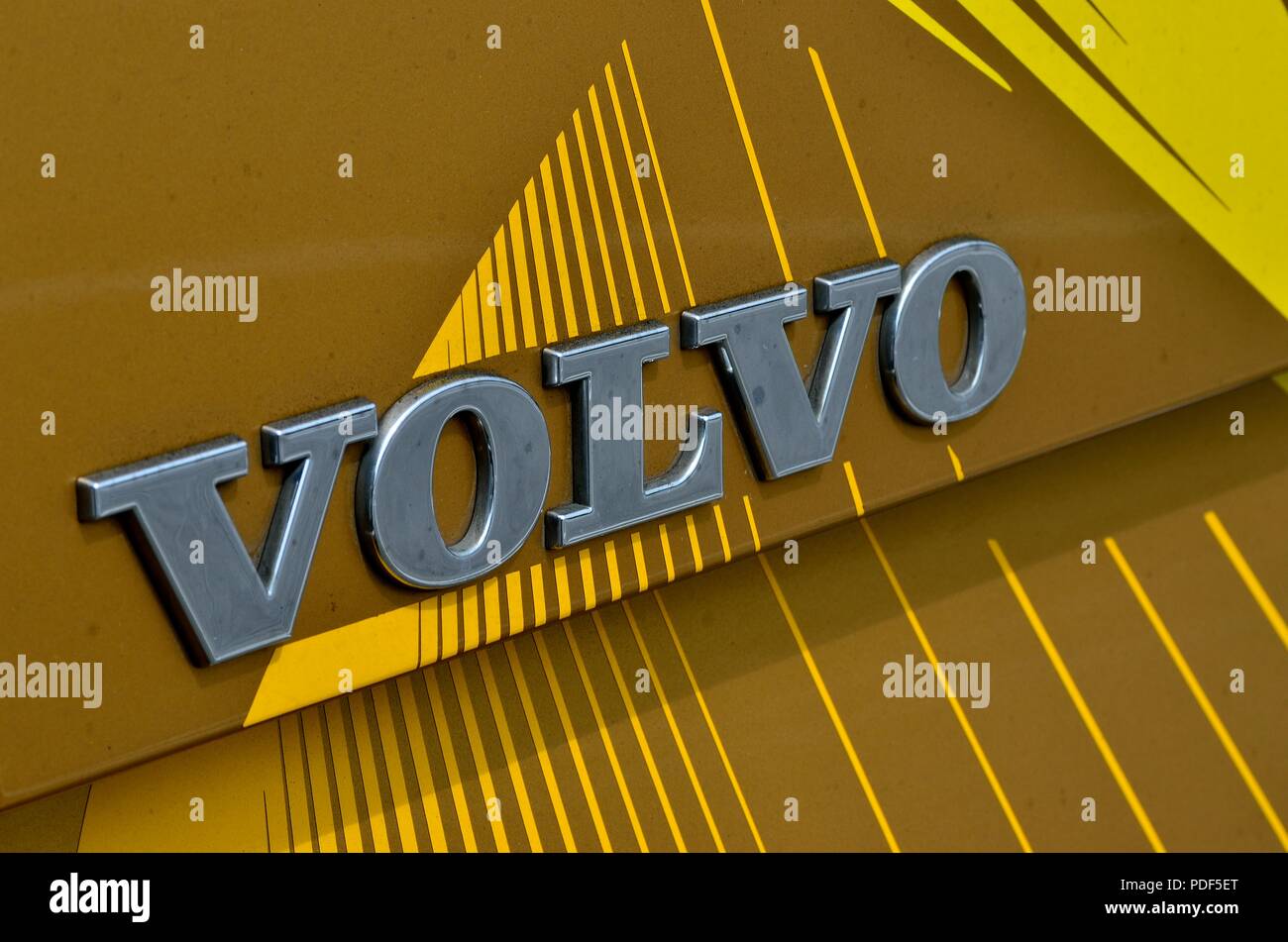 Volvo logo hi-res stock photography and images - Alamy