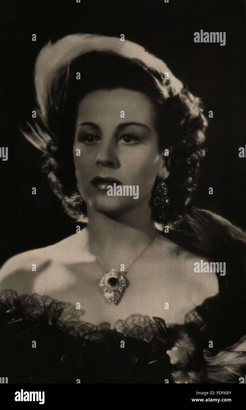 40 BASA-1625K-1-22-1-Nadya Nozharova, Countess Nadia de Navarro-Farber ...