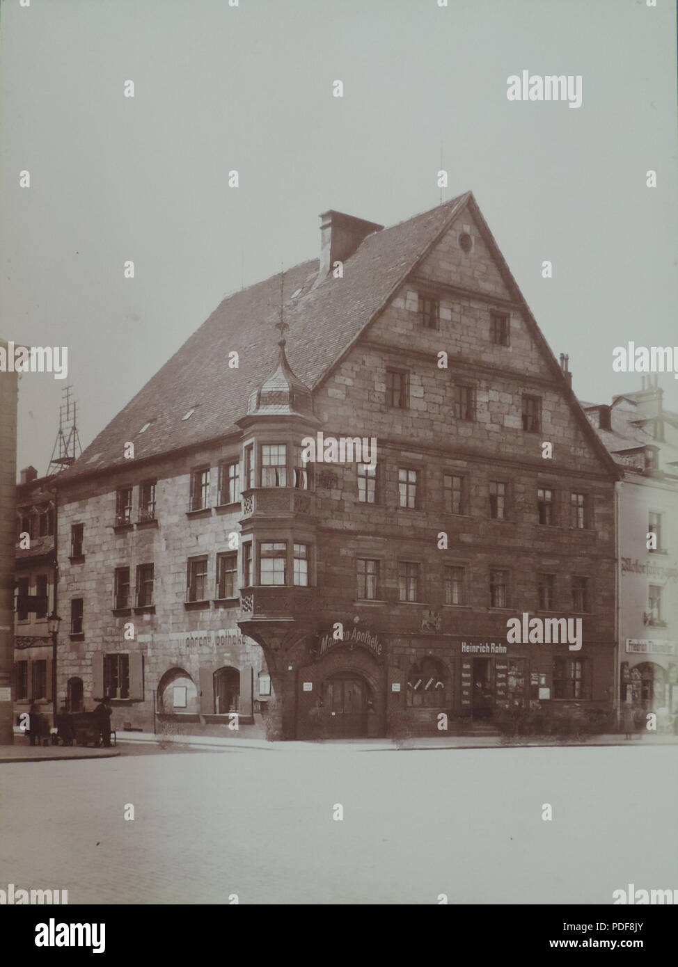 Historical pharmacy hi-res stock photography and images - Alamy