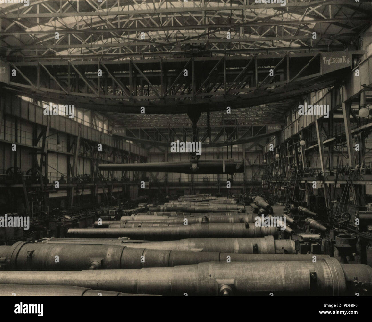 6 gun hi-res stock photography and images - Alamy