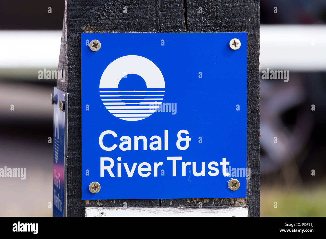 Canal & river trust hi-res stock photography and images - Alamy