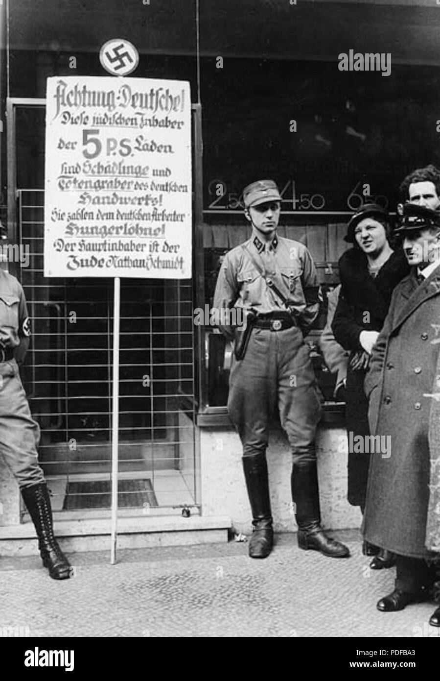 Jewish get Black and White Stock Photos & Images - Alamy