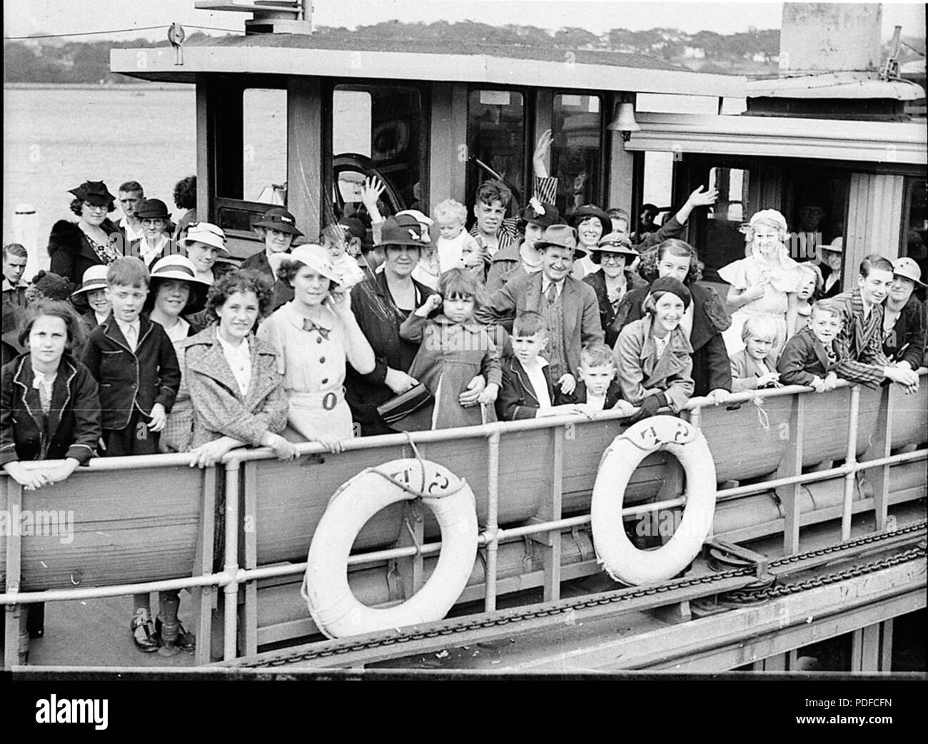Boat leaving port 1900s hi-res stock photography and images - Alamy