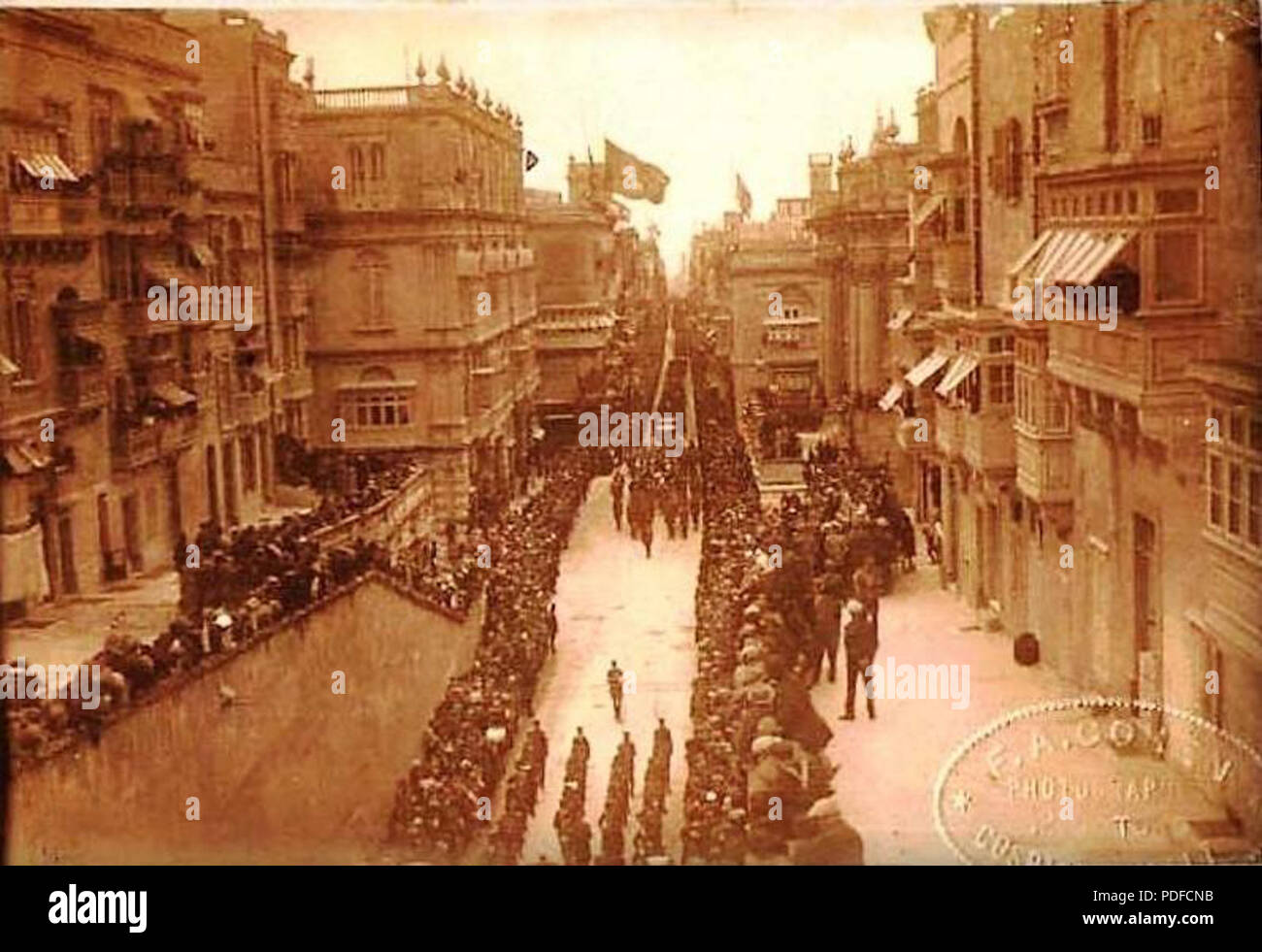 1920s funeral hi-res stock photography and images - Alamy