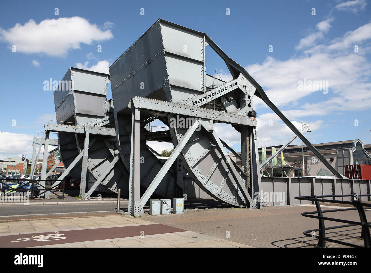 Rolling lift bridge hi-res stock photography and images - Alamy