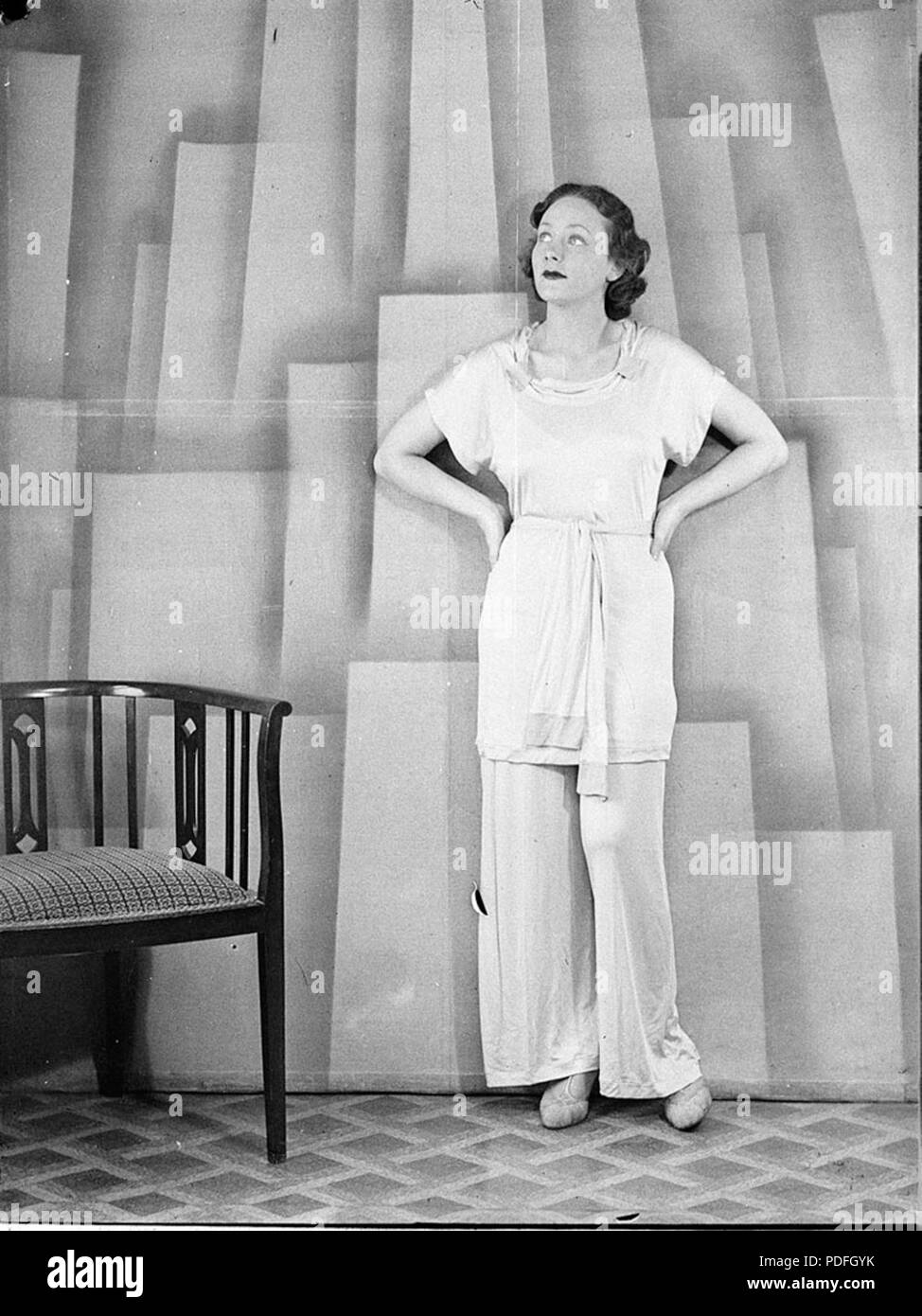 159 SLNSW 37315 Fashion model in pyjamas taken in the studio Stock ...