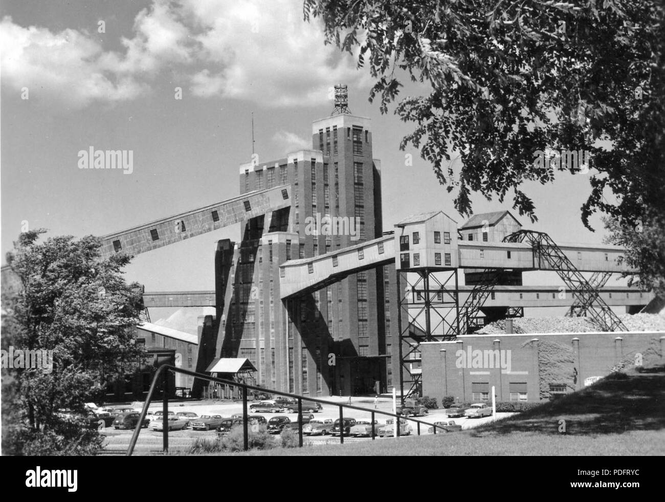 Circa 1945 hi-res stock photography and images - Alamy