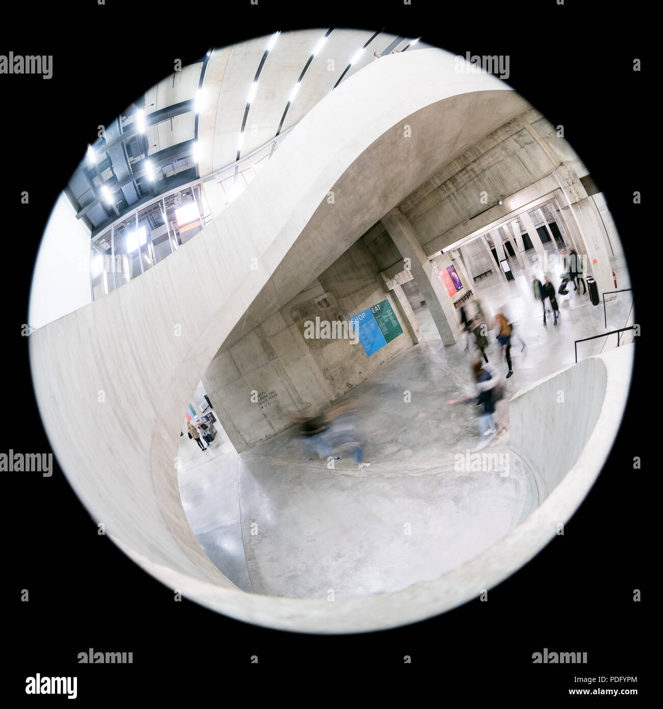 Viewing platform tate modern art gallery hi-res stock photography and ...