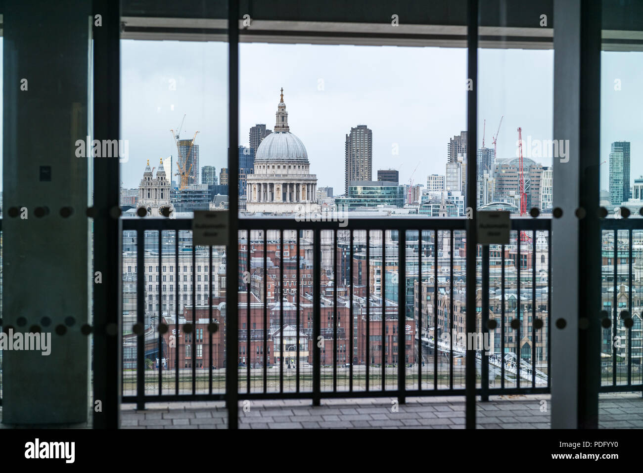 Viewing platform tate modern art gallery hi-res stock photography and ...