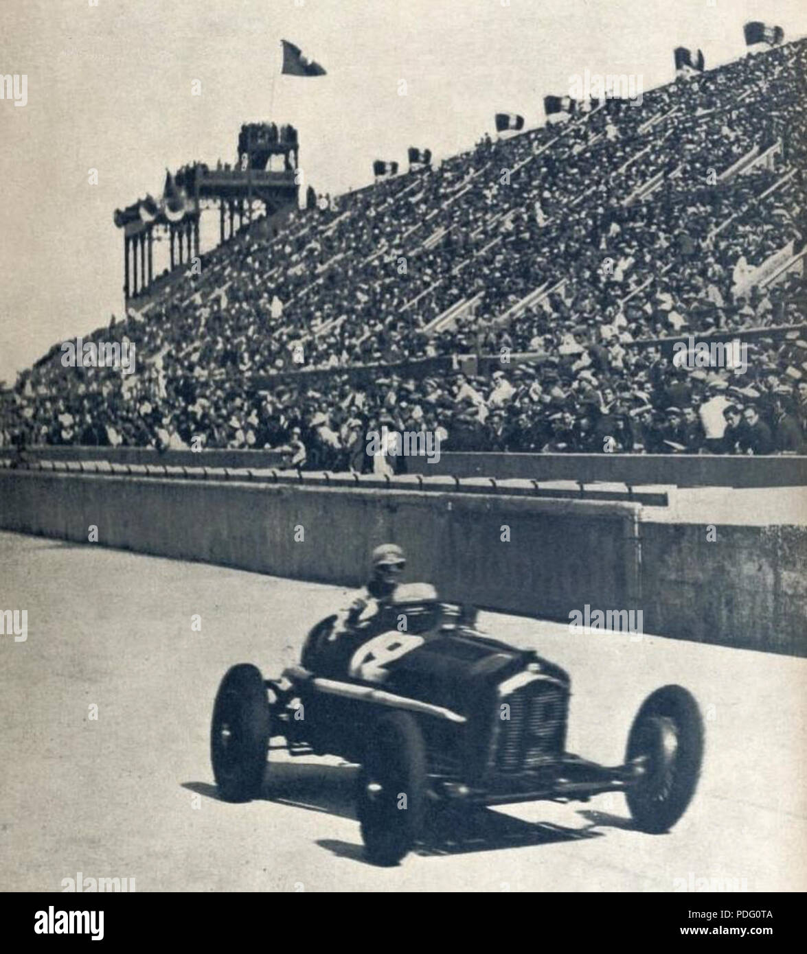 144 Grand Prix de l'ACF 1934, victoire de Louis Chiron sur Alfa Romeo ...