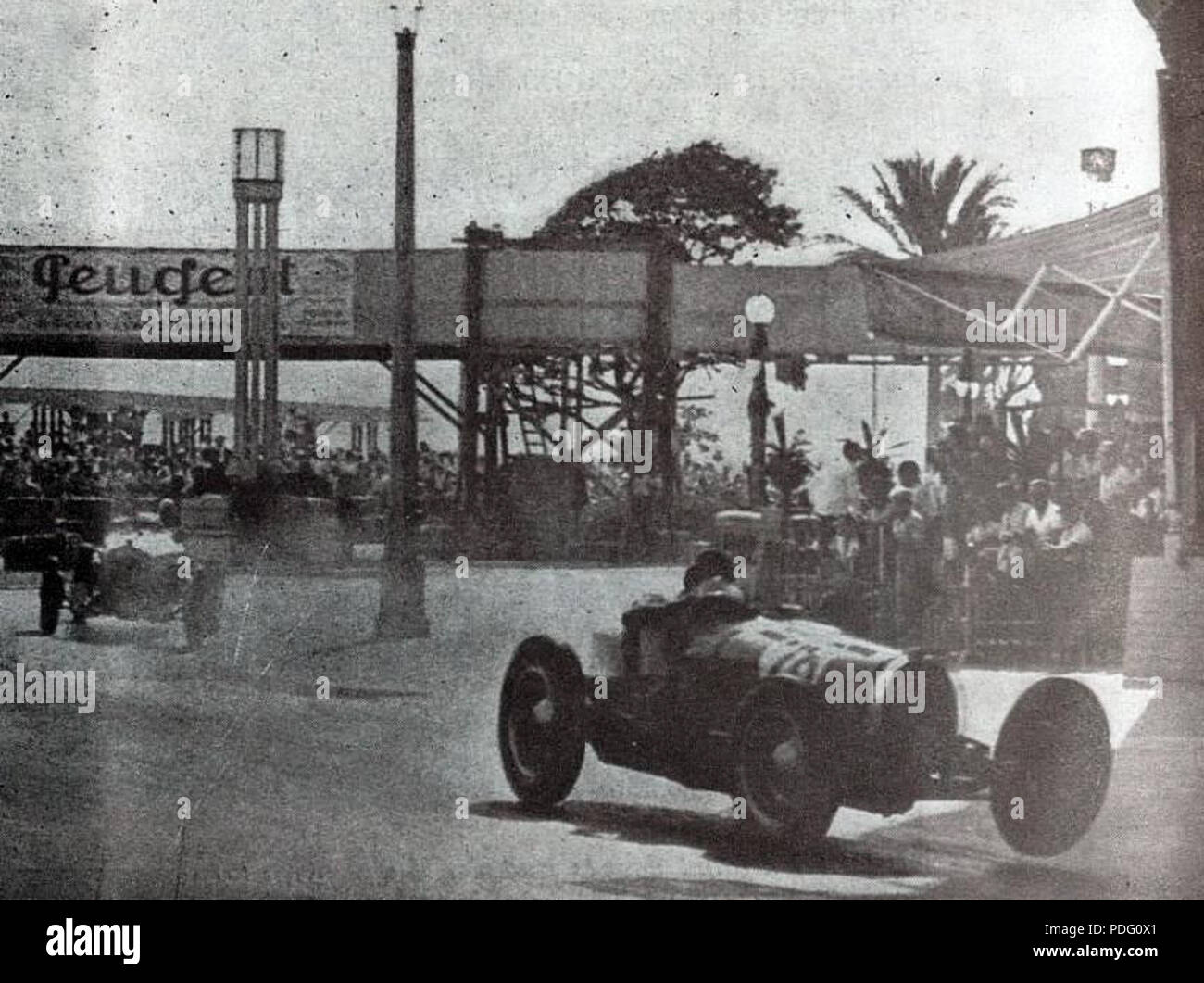 145 Grand Prix de Nice 1935, au virage du Ruhl Stock Photo - Alamy