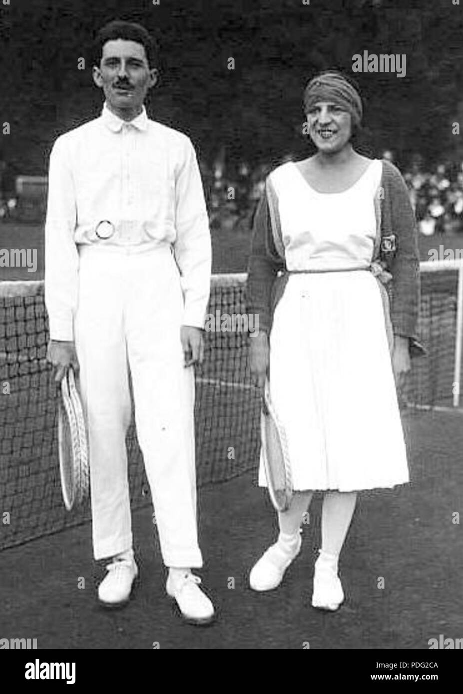 Suzanne lenglen french tennis Black and White Stock Photos & Images - Alamy