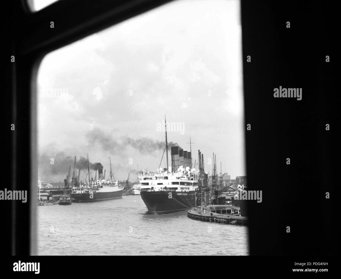 Cunard white star line hi-res stock photography and images - Alamy
