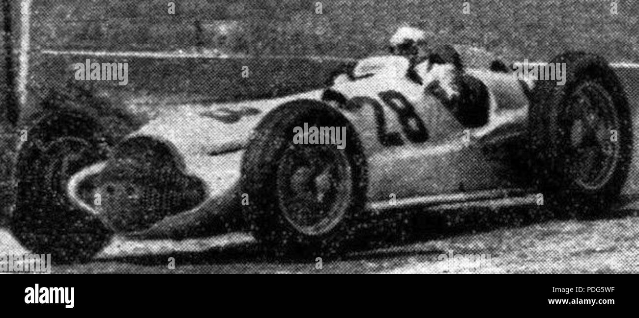 193 La Mercedes-Benz de Hermann Lang, troisième du GP de l'A.C.F. 1938 ...