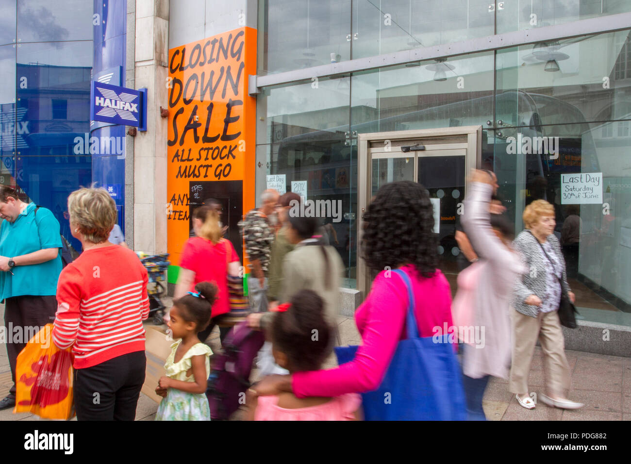 Closed retail unit, Retail units To Let,Closing down, Shuttered shops ...