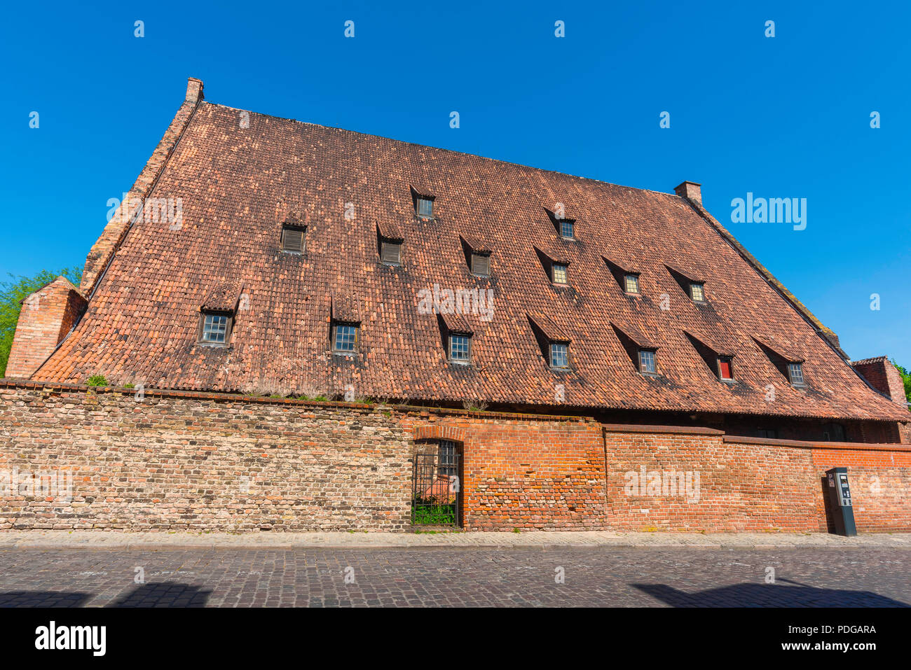 Medieval brick building hi-res stock photography and images - Alamy