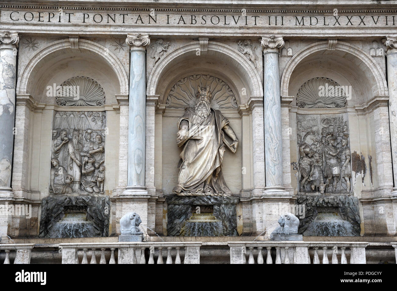 Fountain of moses hi-res stock photography and images - Alamy