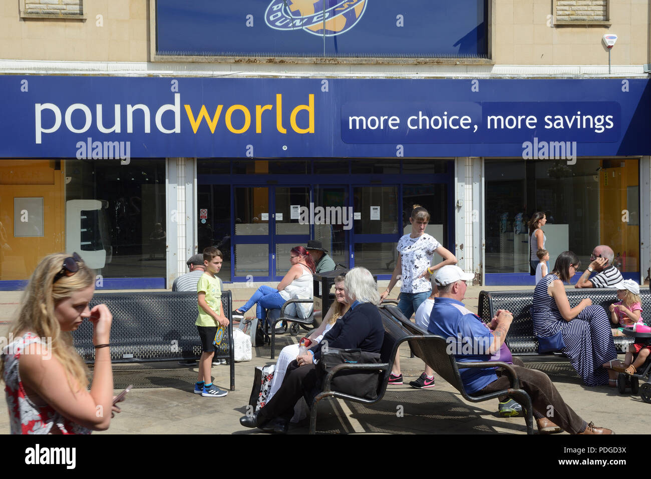 Poundworld hi-res stock photography and images - Alamy