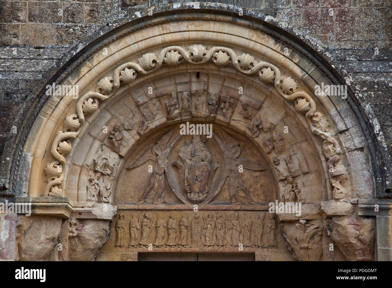 Frankr Anzy-le-Duc Burgund Prioratskirche erbaut 11-12 Jh Westportal ...