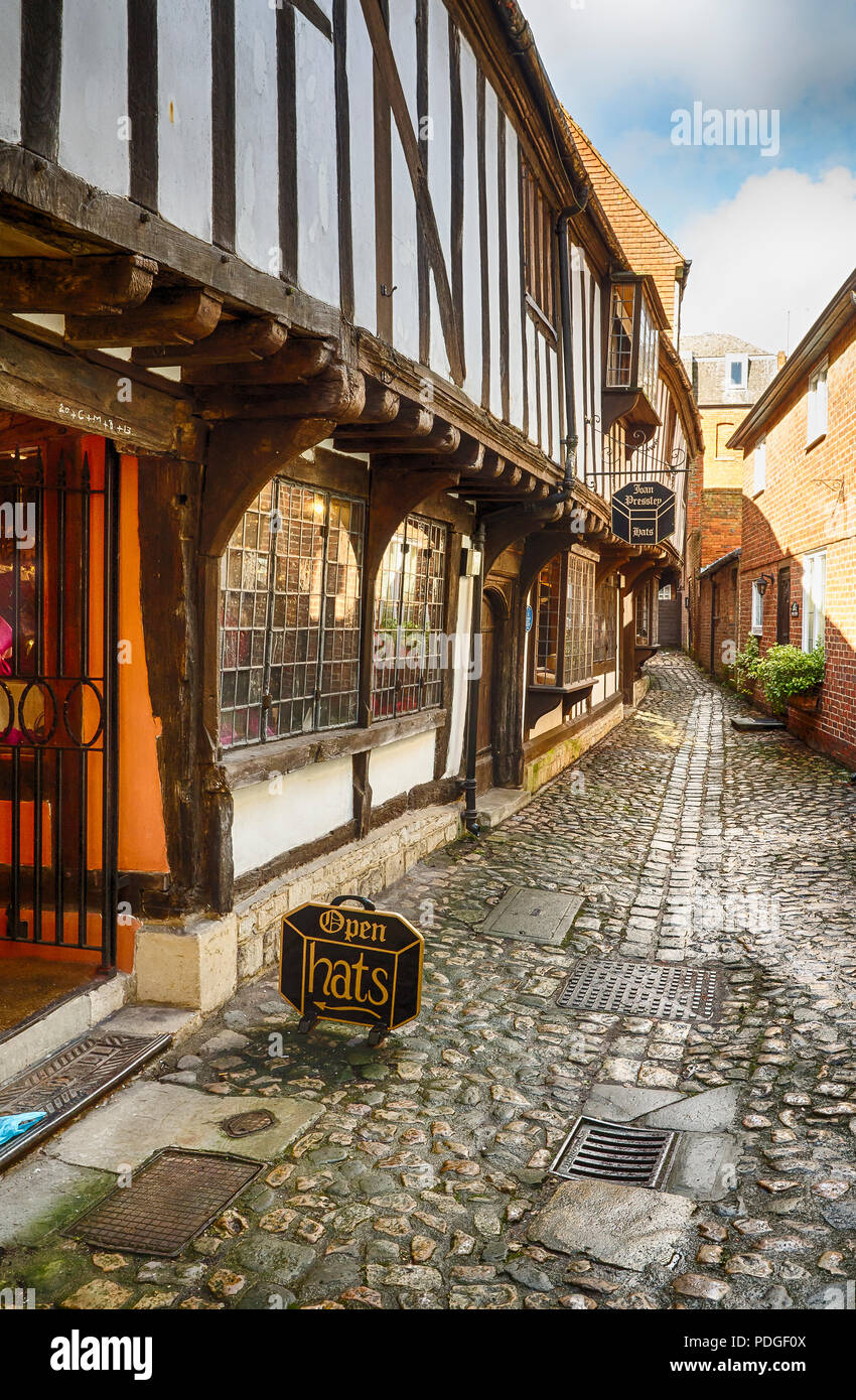 Jettied timber frame building hi-res stock photography and images - Alamy