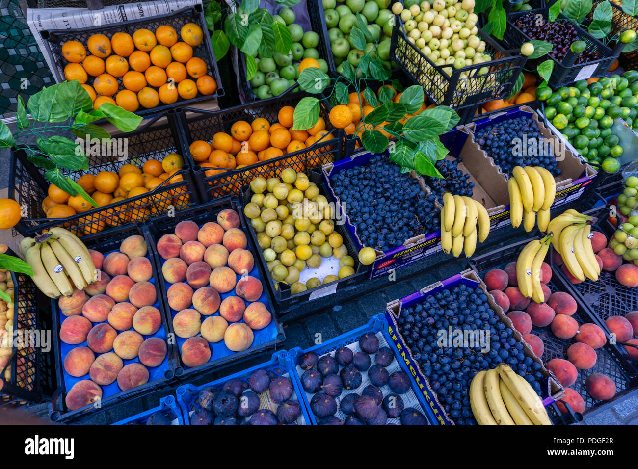 Fruit juice stall istanbul hi-res stock photography and images - Alamy