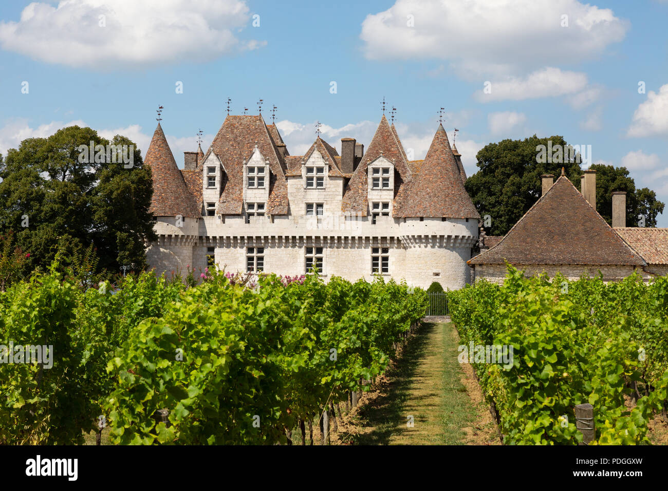 Chateau monbazillac hi-res stock photography and images - Alamy