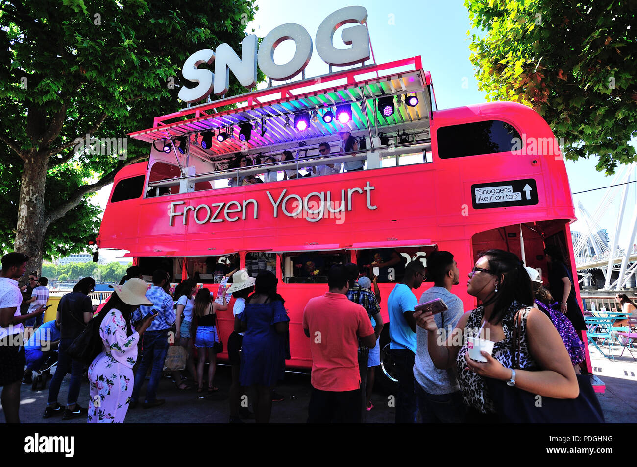 SNOG frozen yogurt pink bus, Southbank, London, England, UK Stock Photo ...