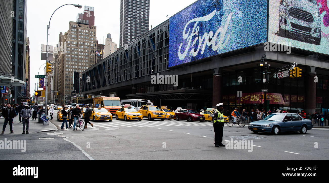 Police controlling traffic at New York junction Stock Photo - Alamy