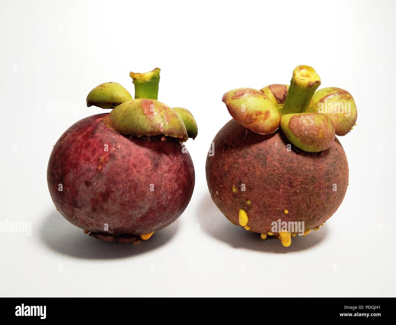 the mangosteen fruit, a tropical fruit Stock Photo - Alamy