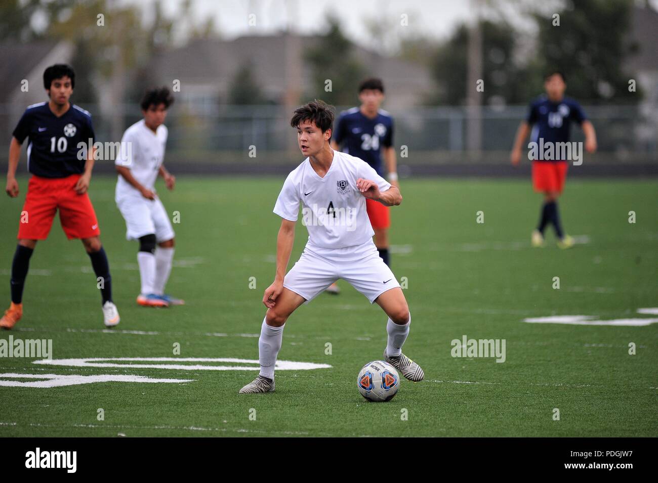 Soccer passing of ball hi-res stock photography and images - Alamy
