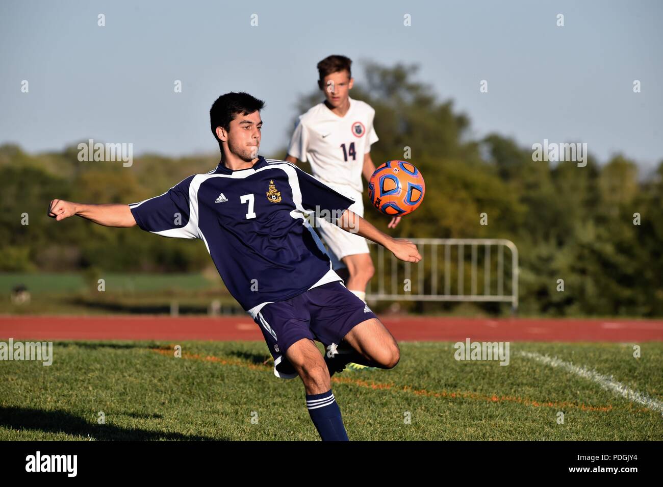 Football defender hi-res stock photography and images - Alamy