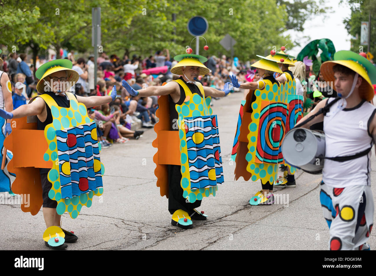 Cleveland parade the circle crowd hi-res stock photography and images ...