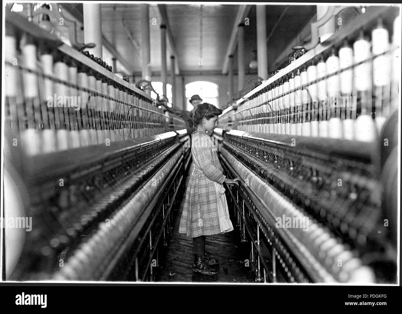 Cotton mill workers 1900s hi-res stock photography and images - Alamy