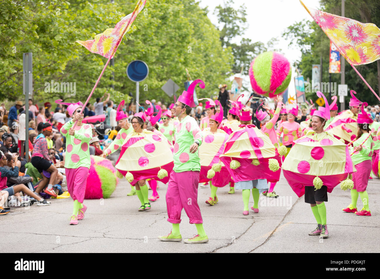 University circle parade the circle hi-res stock photography and images ...