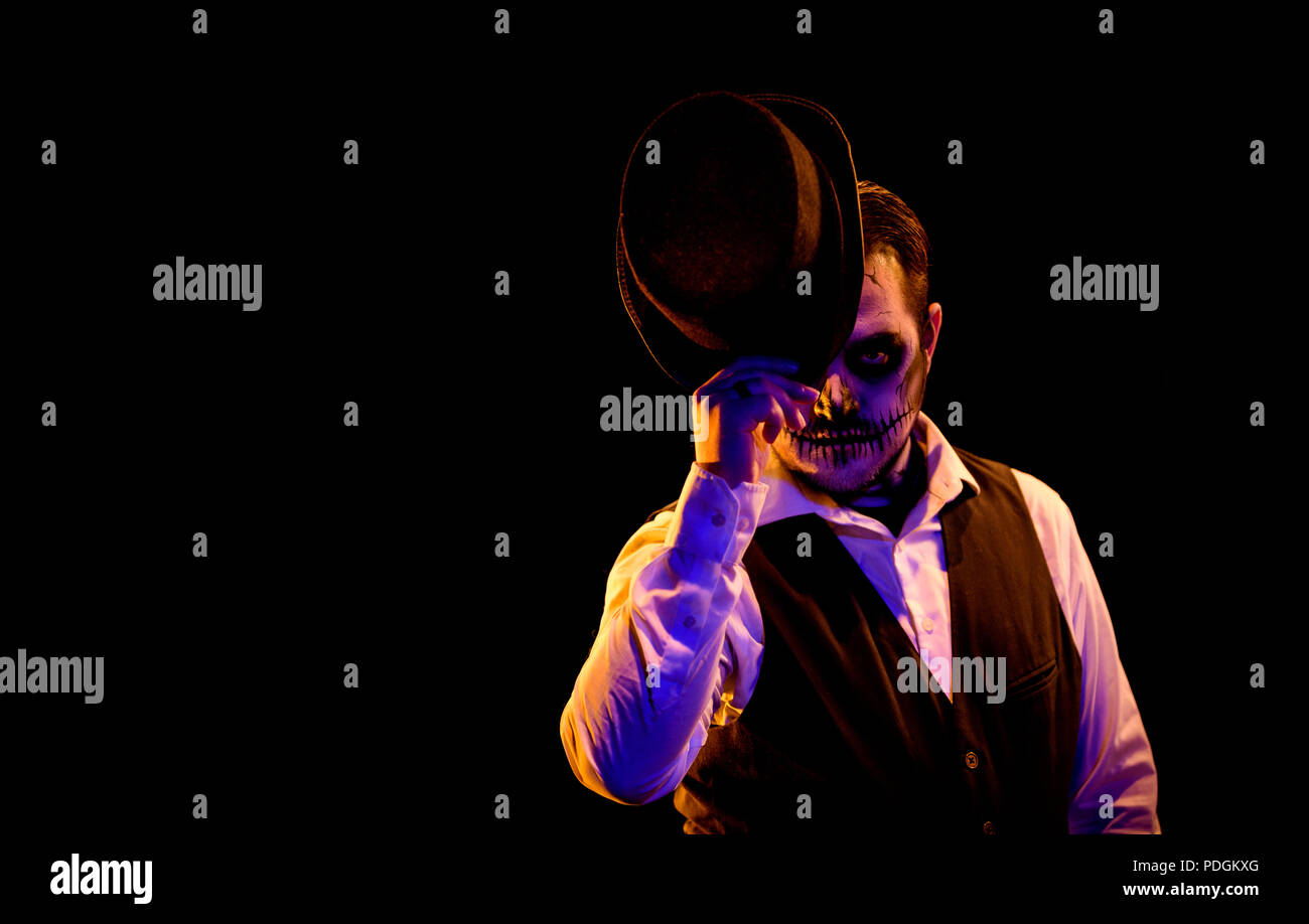Horror lighting hi-res stock photography and images - Alamy