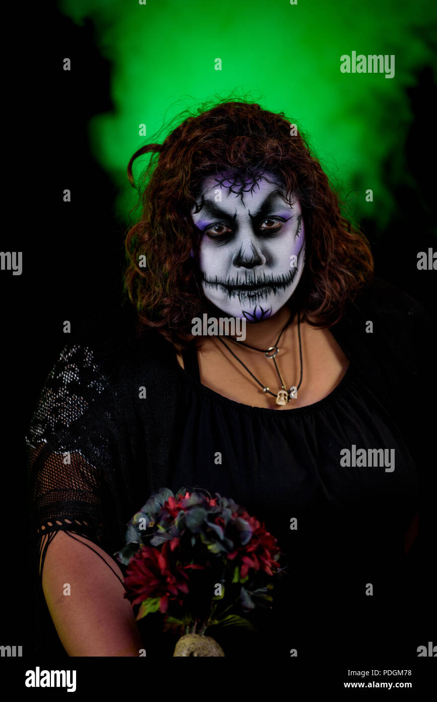 Hallowen ghost hi-res stock photography and images - Alamy