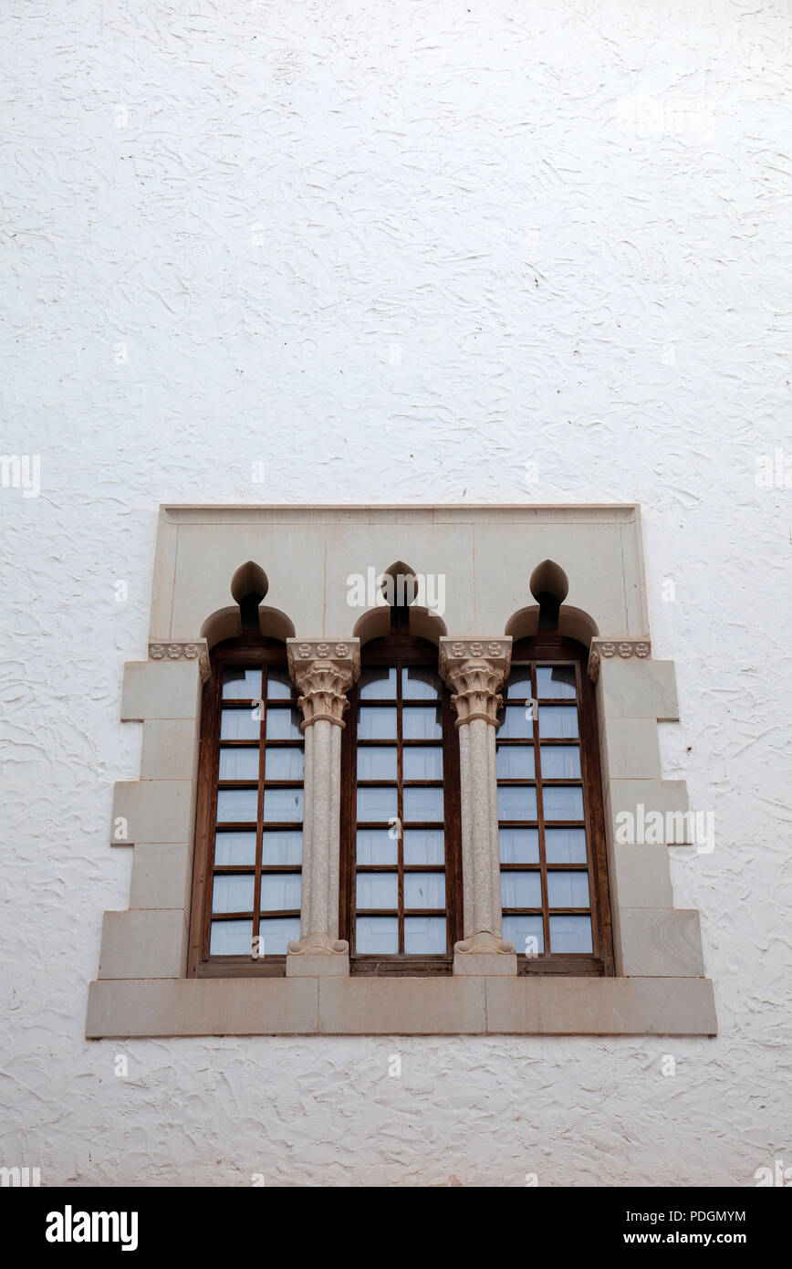 Architecture moorish windows hi-res stock photography and images - Alamy