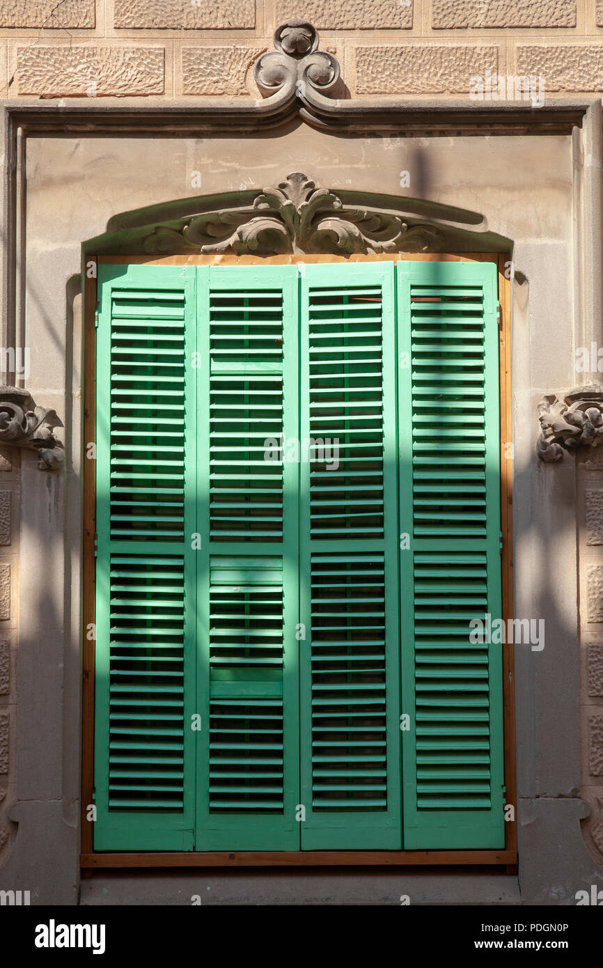 Architecture moorish windows hi-res stock photography and images - Alamy