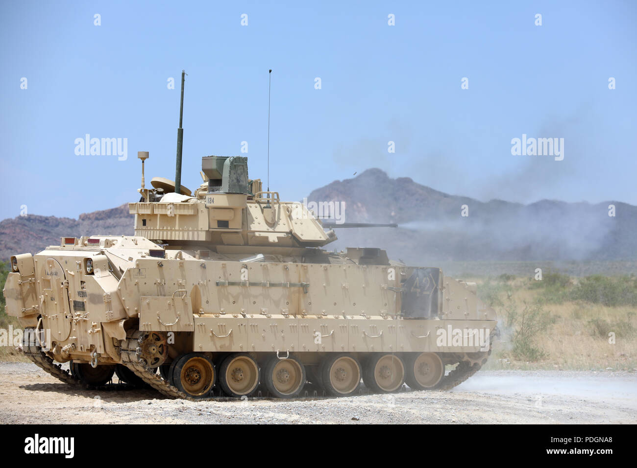 M242 bushmaster 25mm chain gun hi-res stock photography and images - Alamy