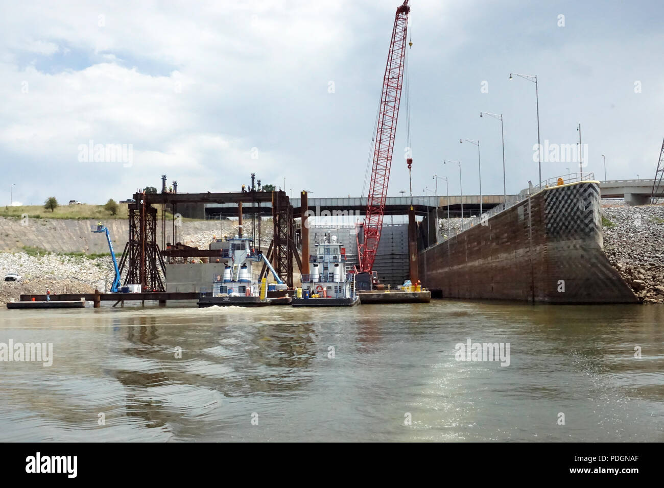 The U.S. Army Corps of Engineers Nashville District and its contractor ...