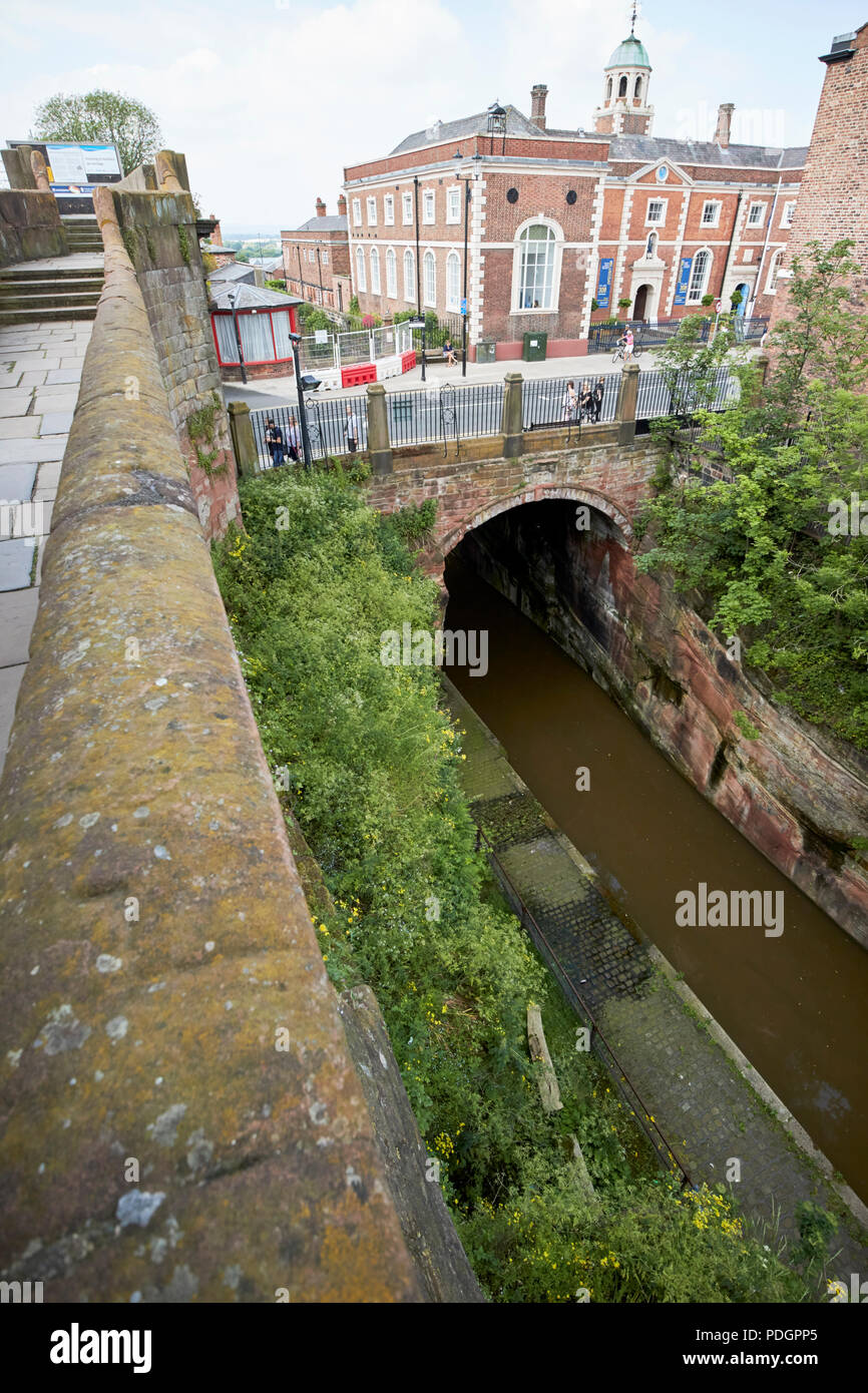 Medieval city walls chester hi-res stock photography and images - Alamy